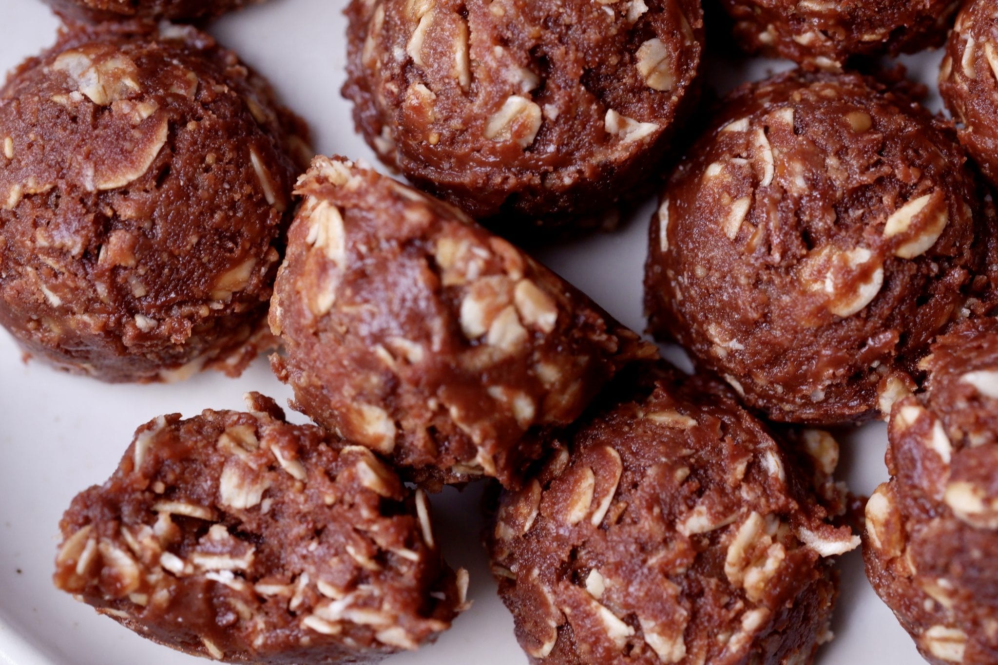 No Bake Oat Fudge Truffles - Food By The Gram