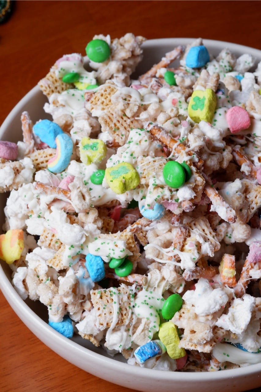 Leprechaun Bait (Easy St. Patrick’s Day Snack Mix) - Food By The Gram